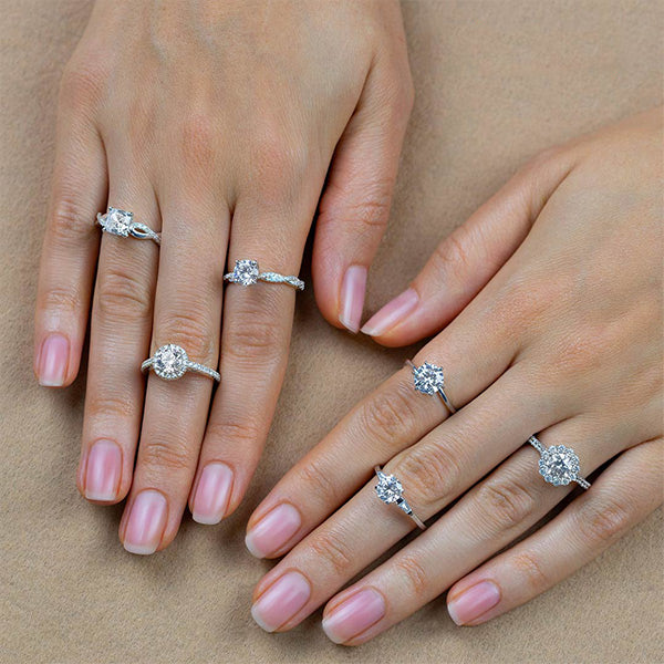 Halo vs. Solitaire – Which Engagement Ring Style Should You Pick ...